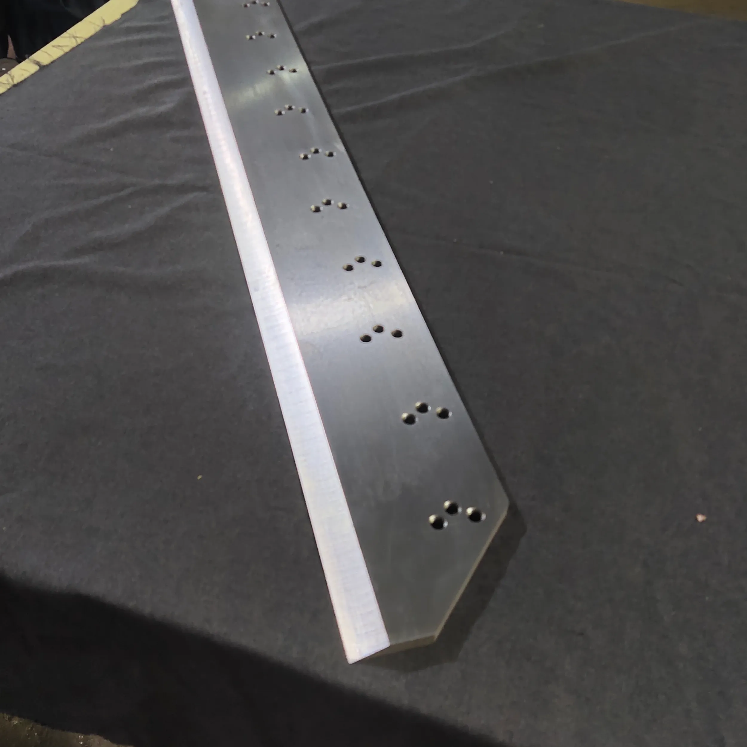 Inlaid alloy blade | One-click to Connect with Plastics and Rubber Products