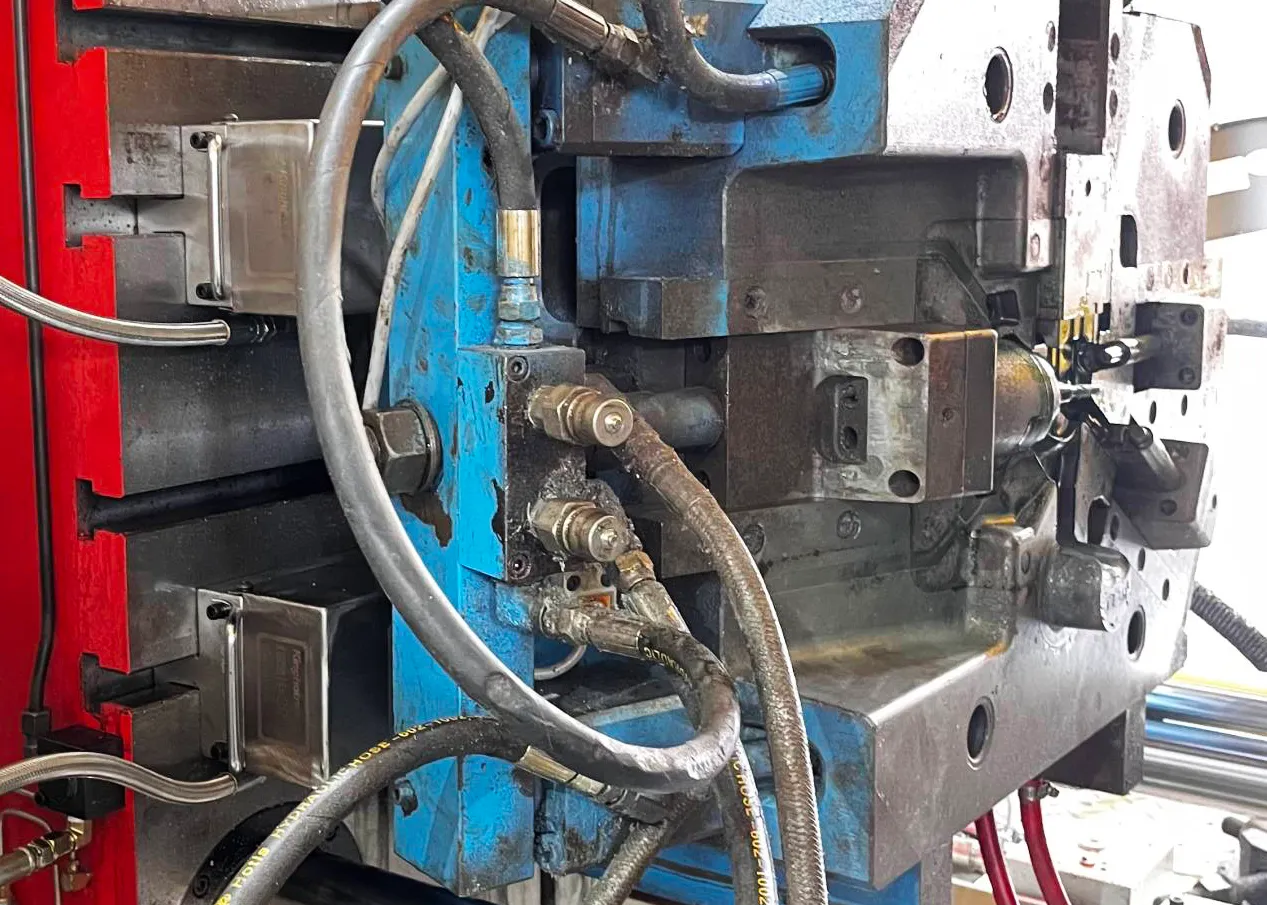 QUICK MOLD CHANGING SYSTEM | Plastics and Rubber Product