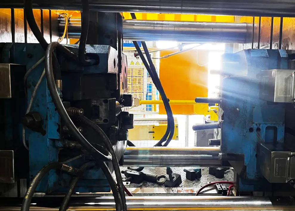 QUICK MOLD CHANGING SYSTEM | Plastics and Rubber Product