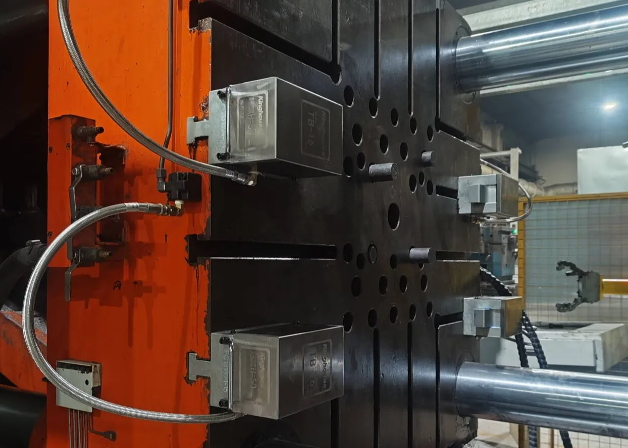 QUICK MOLD CHANGING SYSTEM | Plastics and Rubber Product