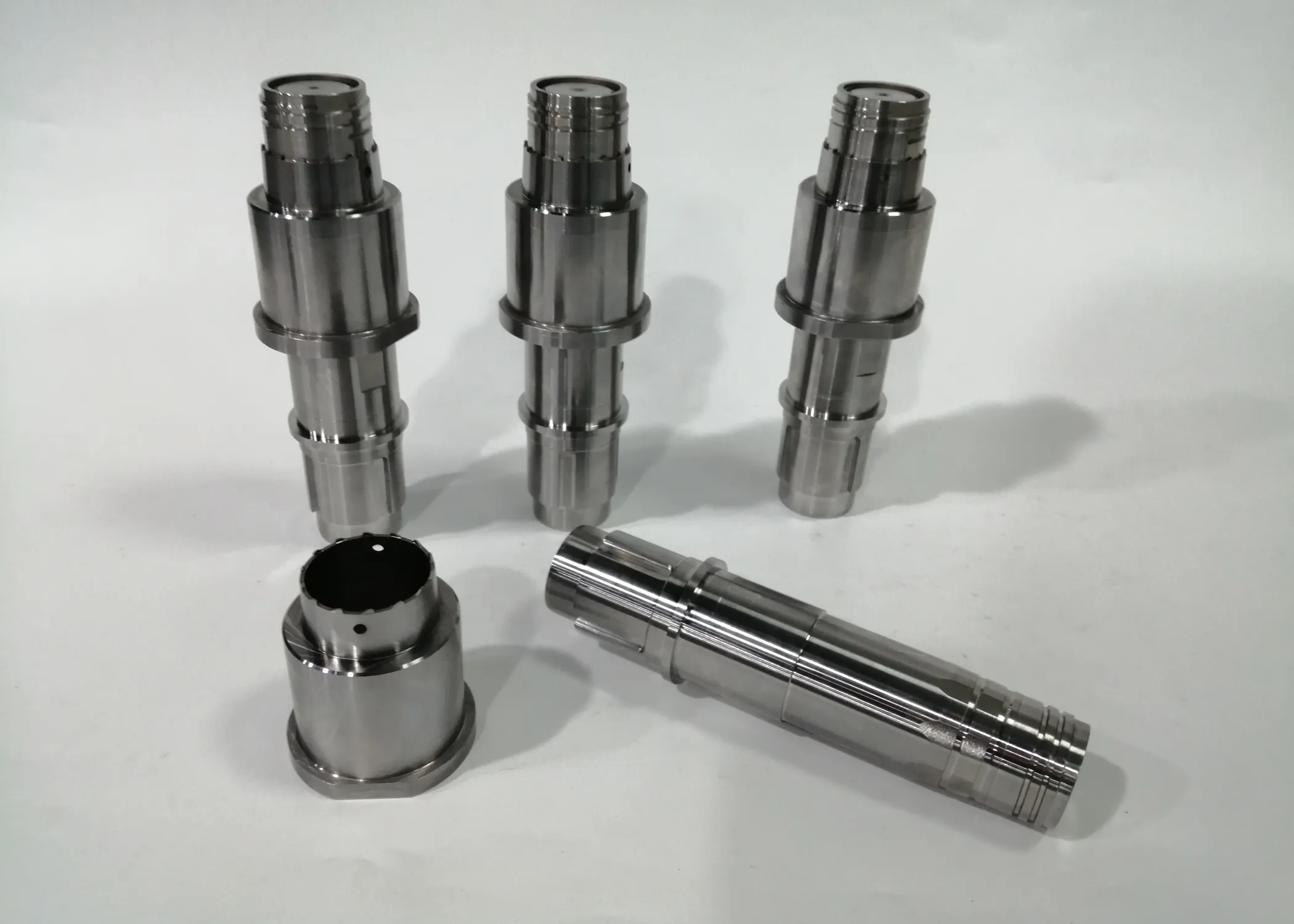 S136 Plastic Mould Components Unscrewing Mold Core For Plastic Screw ...