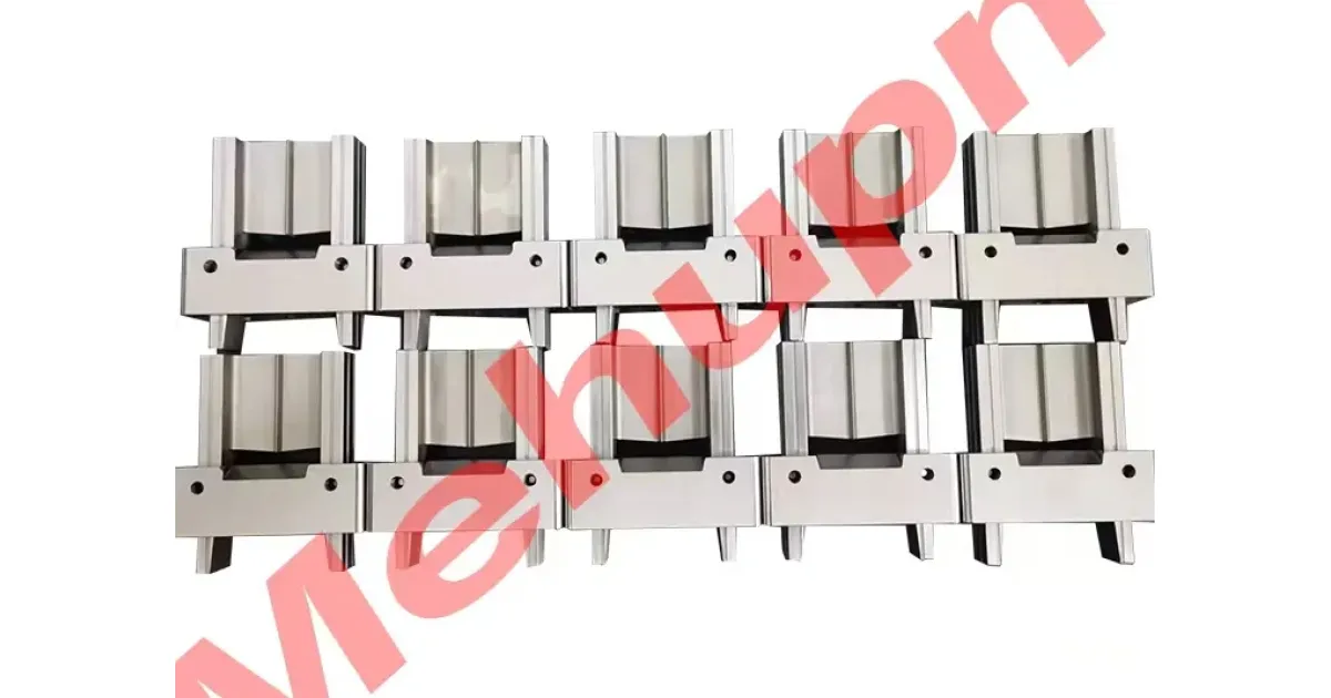 Multi-row punch for horizontal packing machine