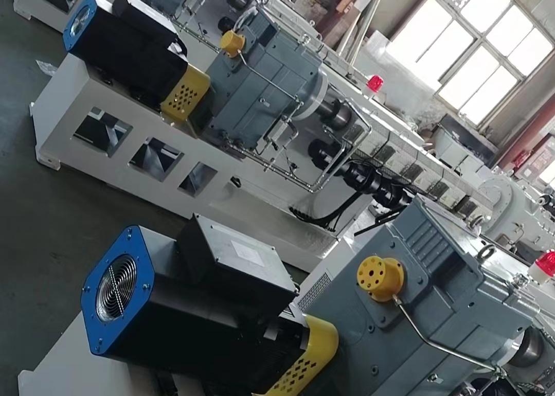 Permanent magnet energy-saving high efficiency motor for extruder ...