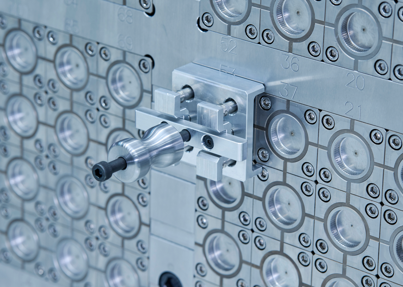 smart tool - removal and replacement of cavity inserts from the front ...