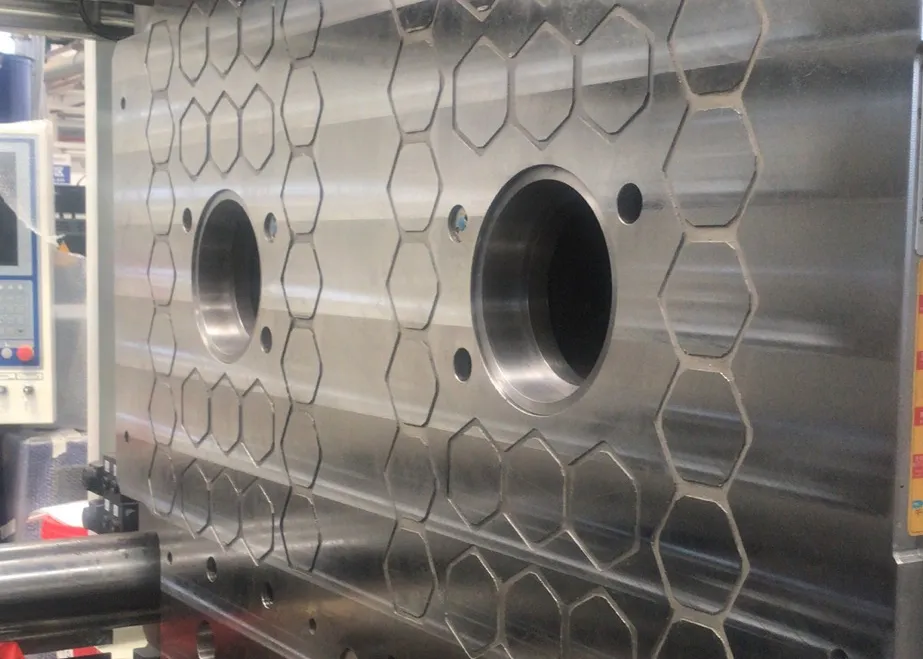 Quick mold change system | Plastics and Rubber Product