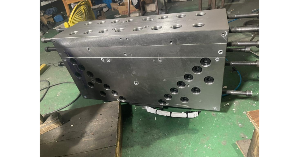 Intergrated Ceiling mould | Plastics and Rubber P...