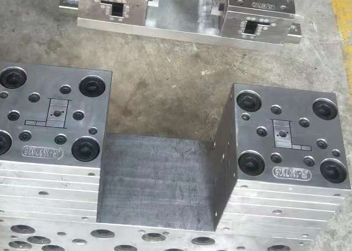 Indian two cavity door profiile mould | One-click to Connect with ...