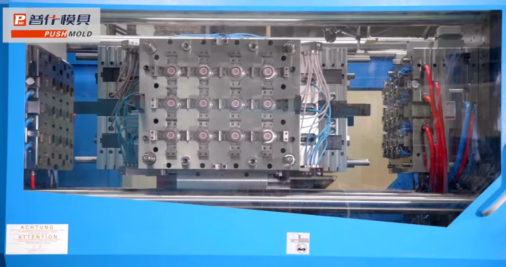 Bi-injection 4 station rotary mold | Plastics and Rubber Product