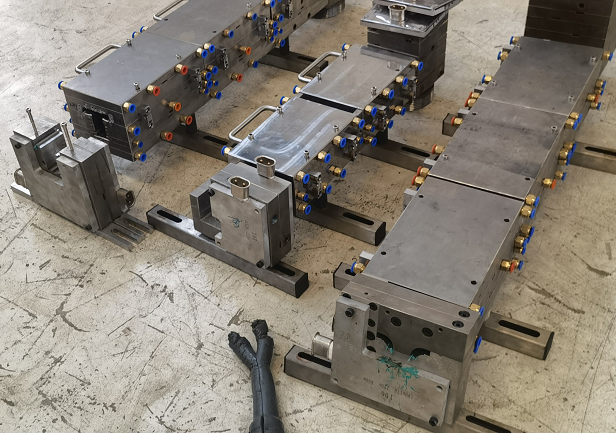 Extrusion mold | 一鍵連通橡塑產品