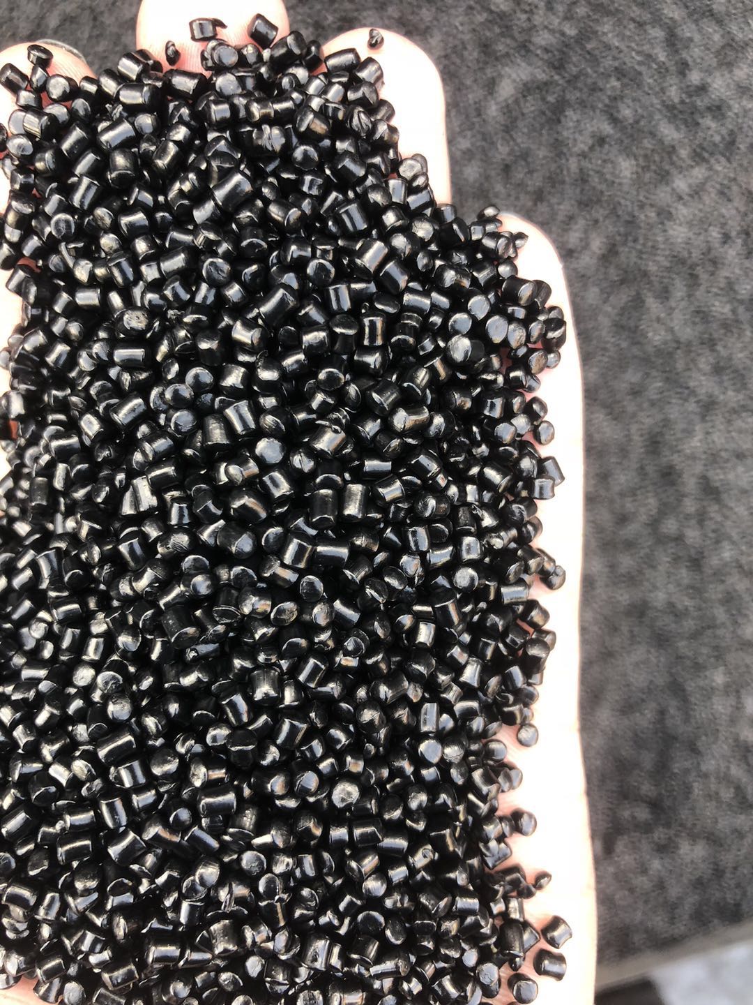 BLACK MASTERBATCH | One-click to Connect with Plastics and Rubber Products